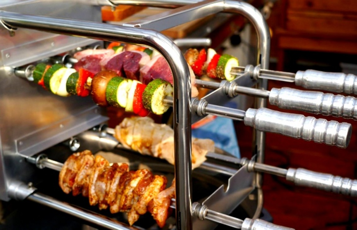 This Brazilian BBQ With Self-Rotating Skewers Will Have You Drooling
