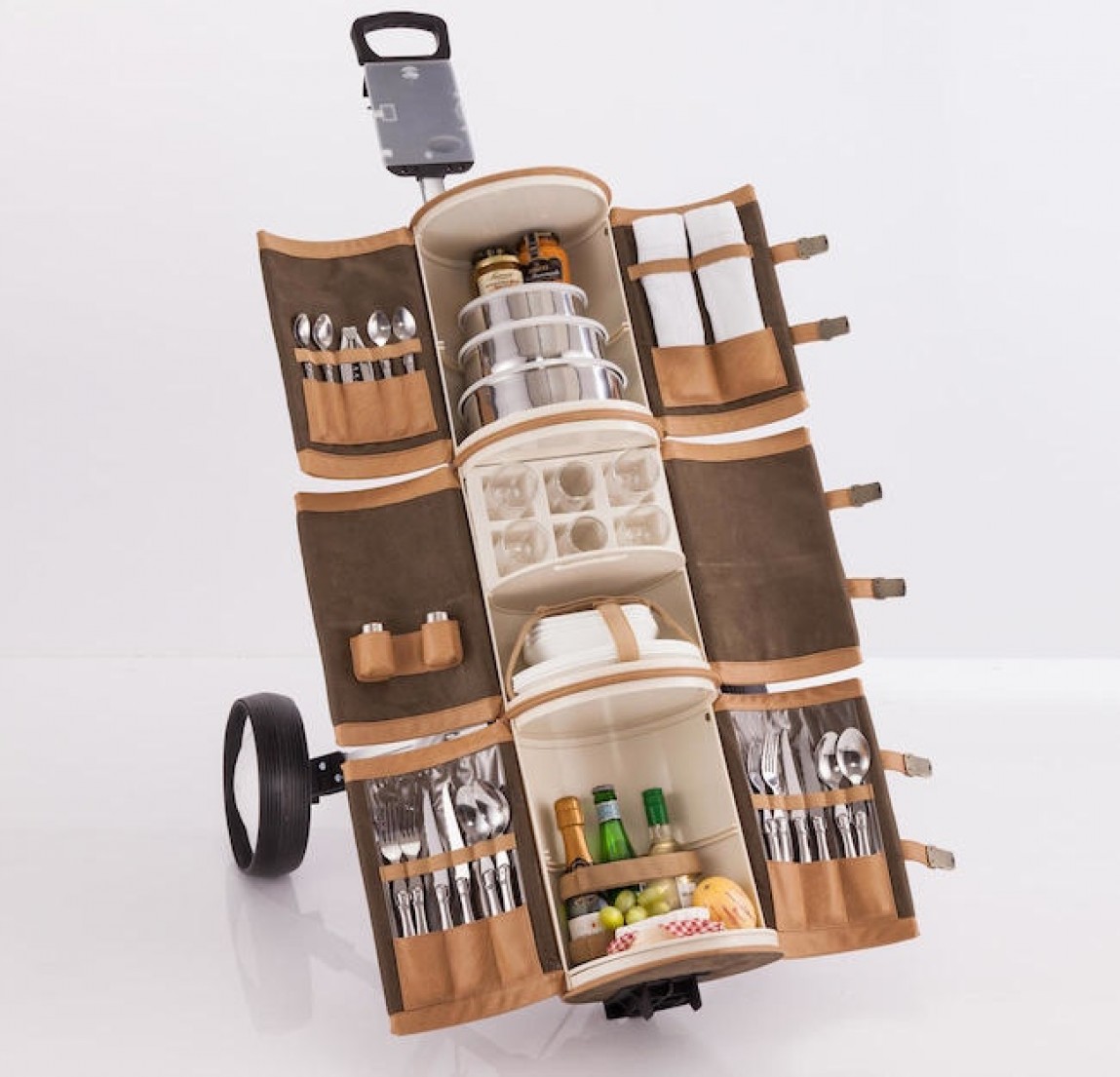 The Most Glamorous Picnic Trolley In History