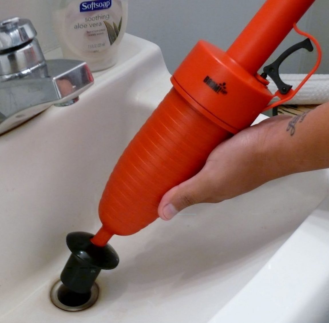 No Need To Call A Plumber, Clean Even The Toughest Of Clogs In Seconds ...