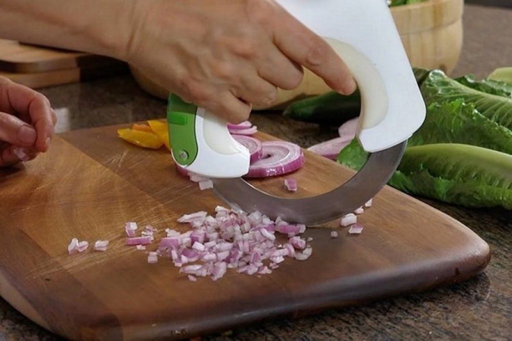 Never Lift Your Knife While Cutting Ingredients Again With BOLO: The ...