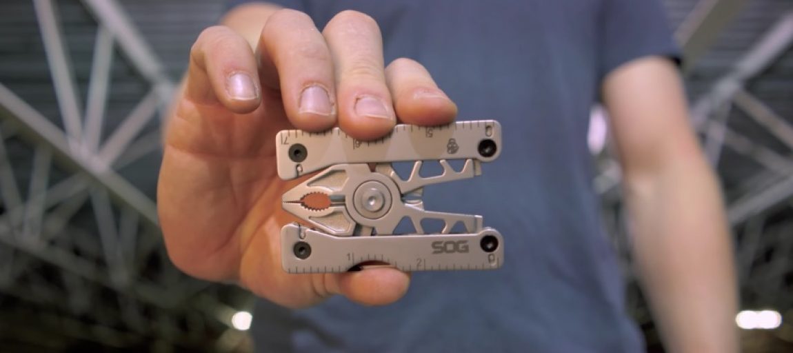 This Belt Buckle Turns Into a Great Multi-Tool With 12 Tools