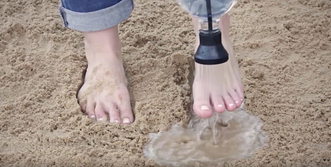 The Simple Shower Lets You Take an At-Home Shower No Matter Where You Are